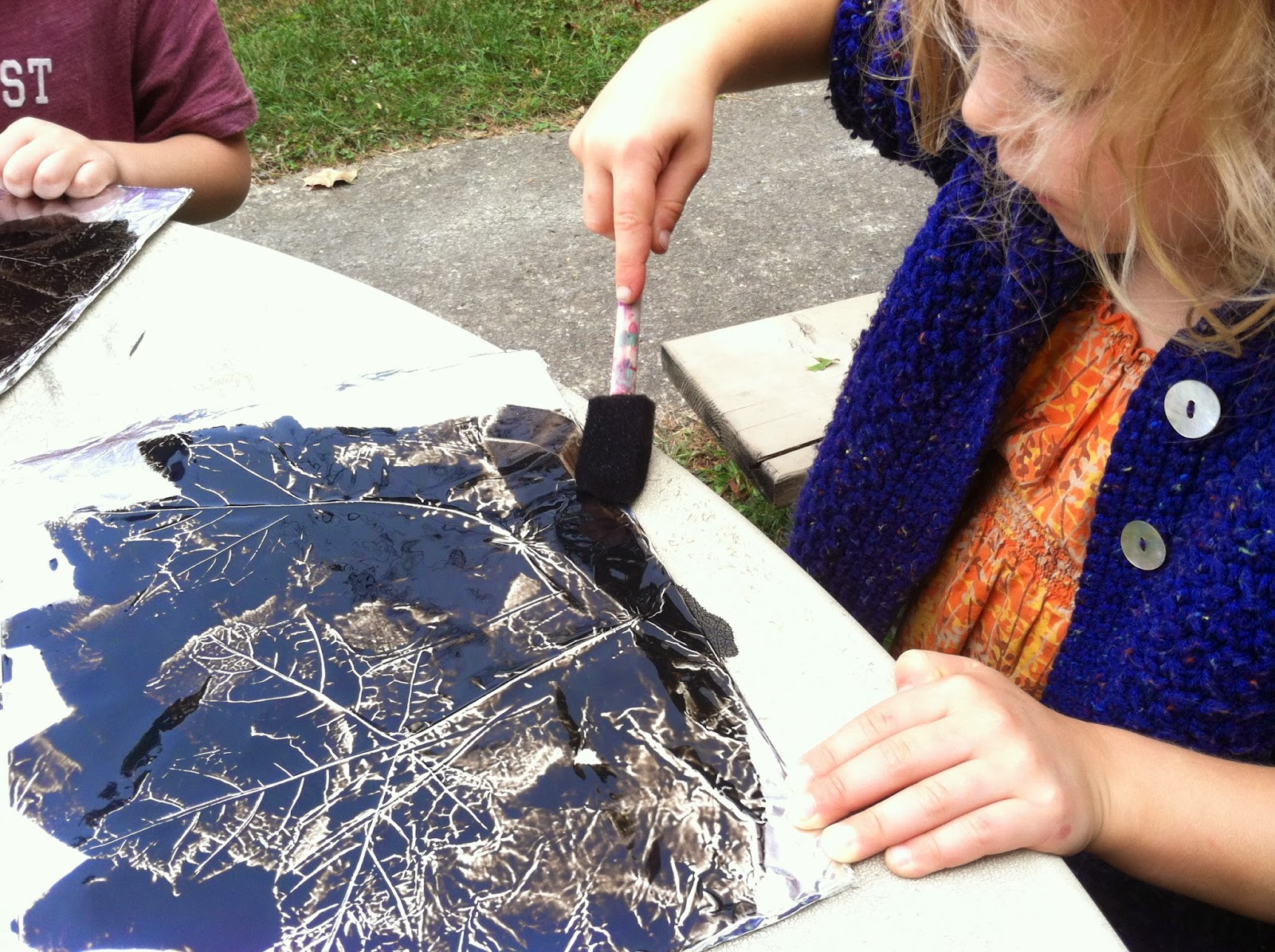 art and soul preschool: Leaf Rubbings