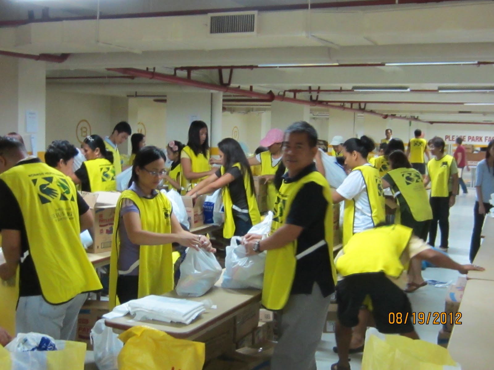 Our Philippine Mission: SECOND ROUND OF FOOD PACKING
