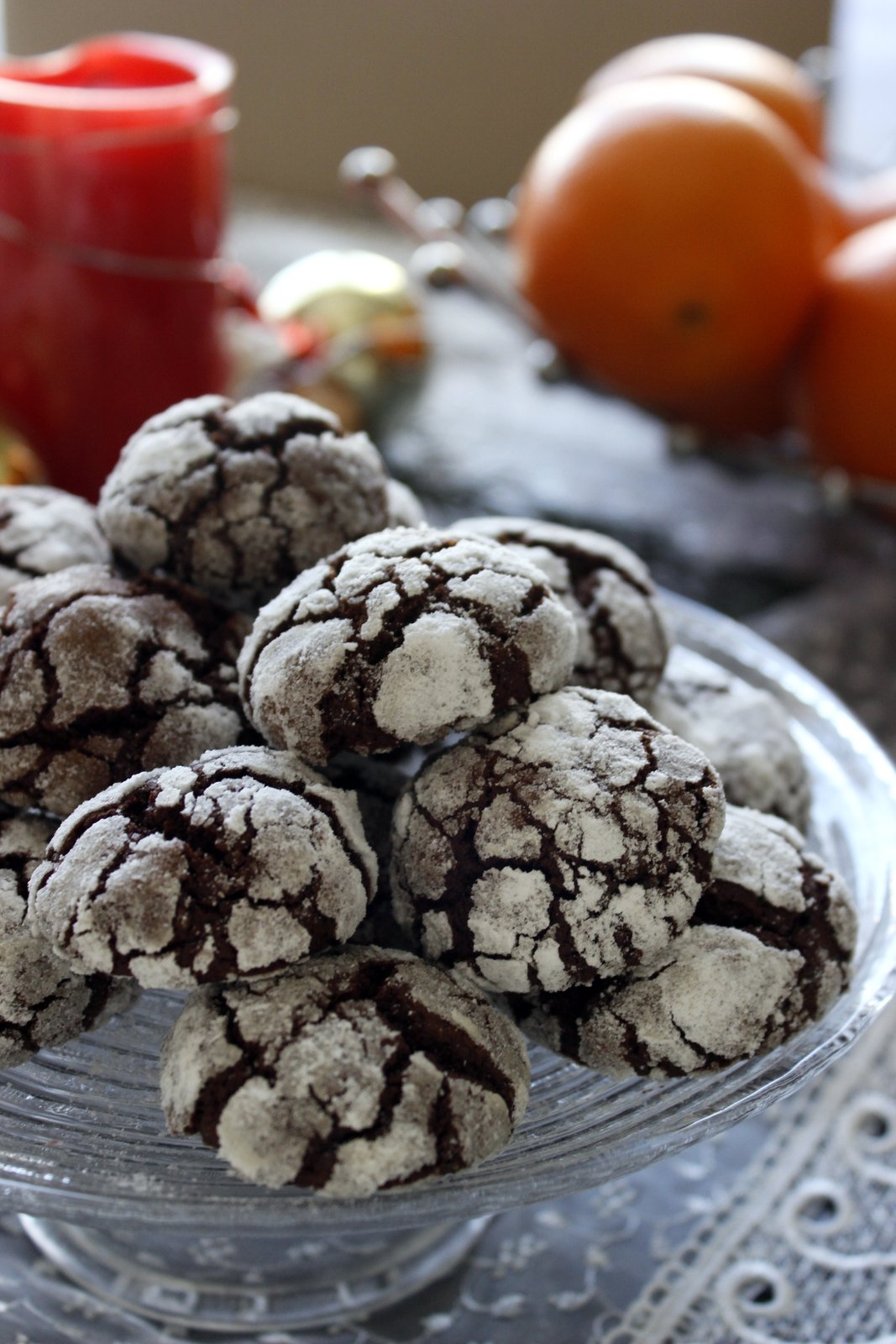Cracked chocolate cookies / Sutrūkinėję šokoladiniai sausainiai