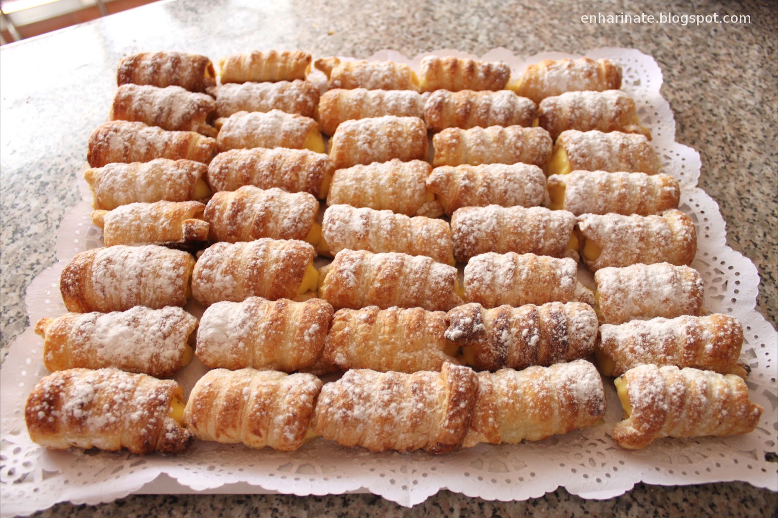 EnHarínate: Cuernos de crema. Un pastelillo de los más apetecible