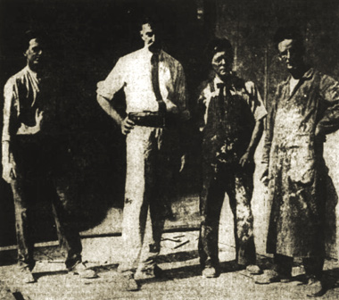 C A M O U P E D I A: William Twigg-Smith | Camouflage Artist