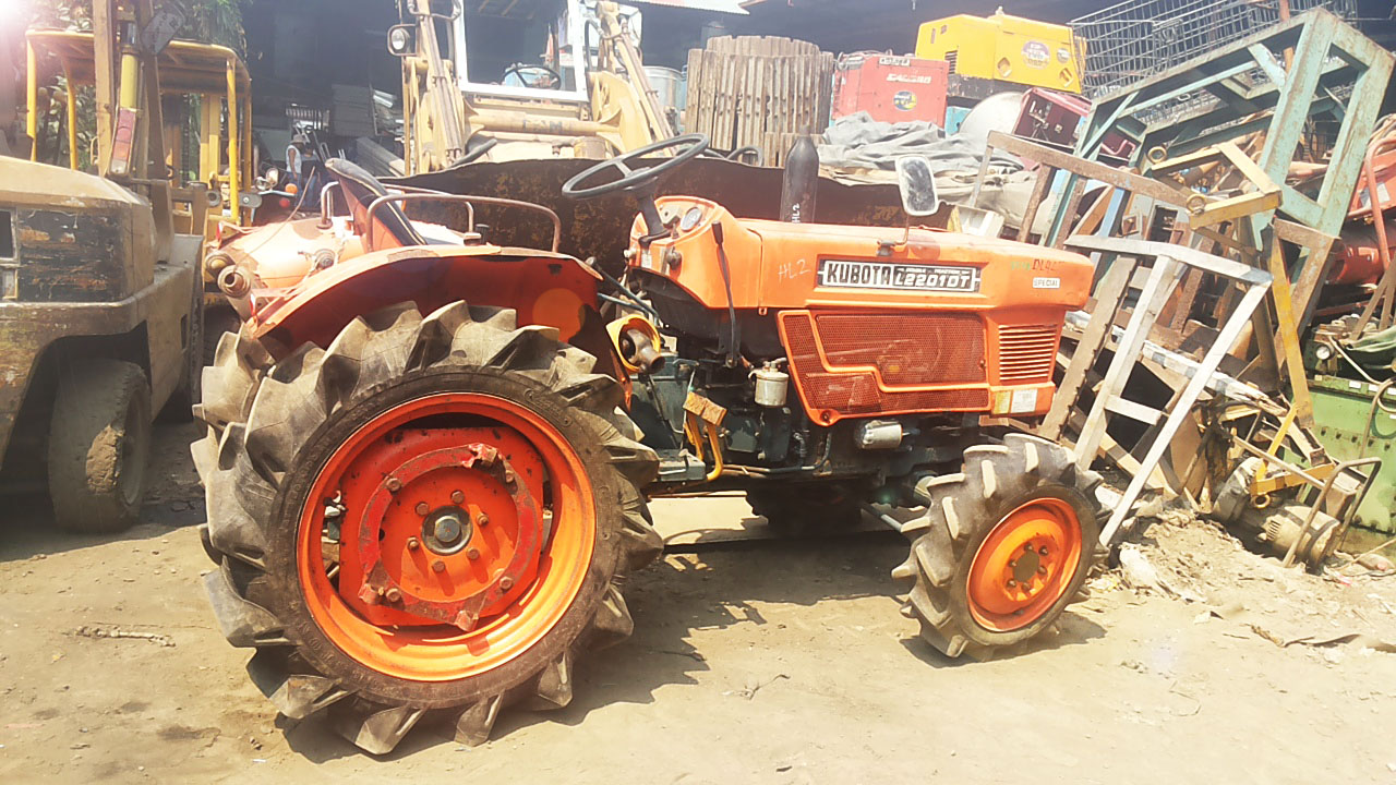 Products: kubota L2201DT farm tractor with tiller attachment