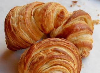 Zied Salgados: Salgado Meia Lua: O croissant