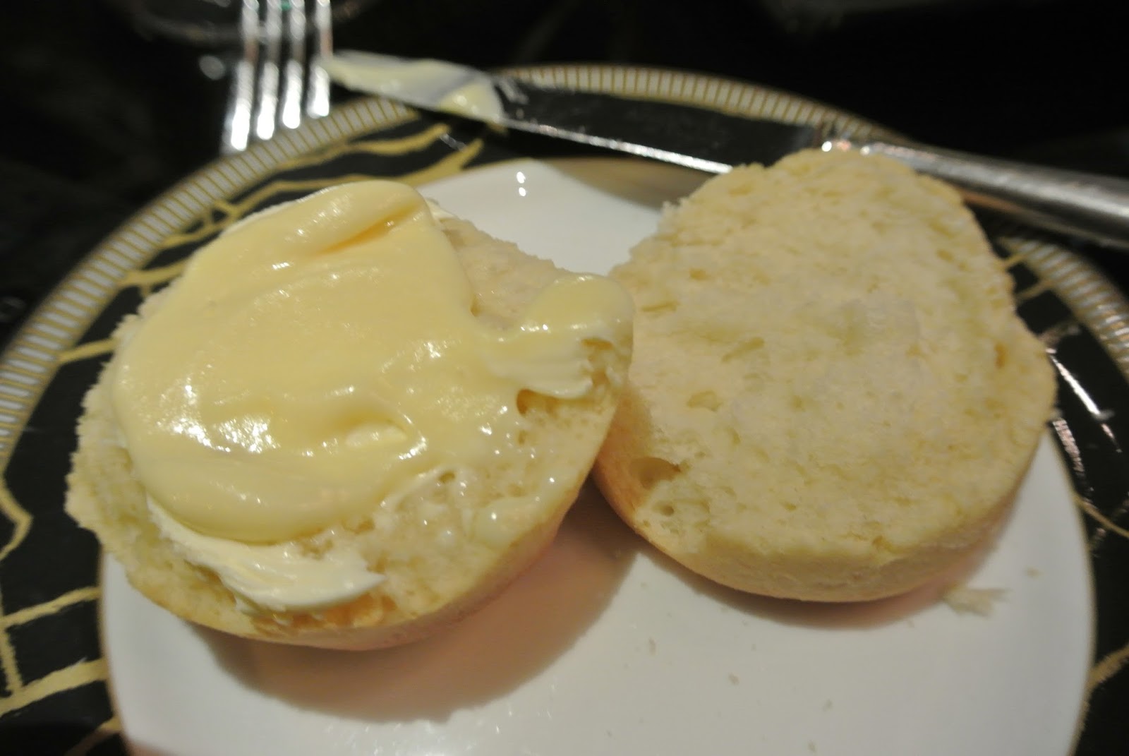 Kate and Chelsie: Art Decadent Tea At The Beaufort Bar, The Savoy London