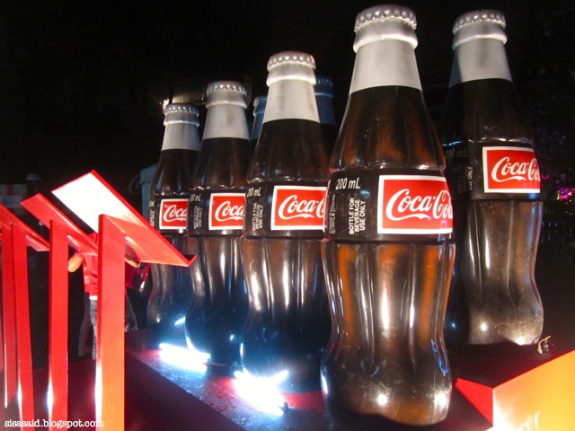 Ring my Bell, Isabel: Araneta tree lighting: Coke's 100th year in the ...