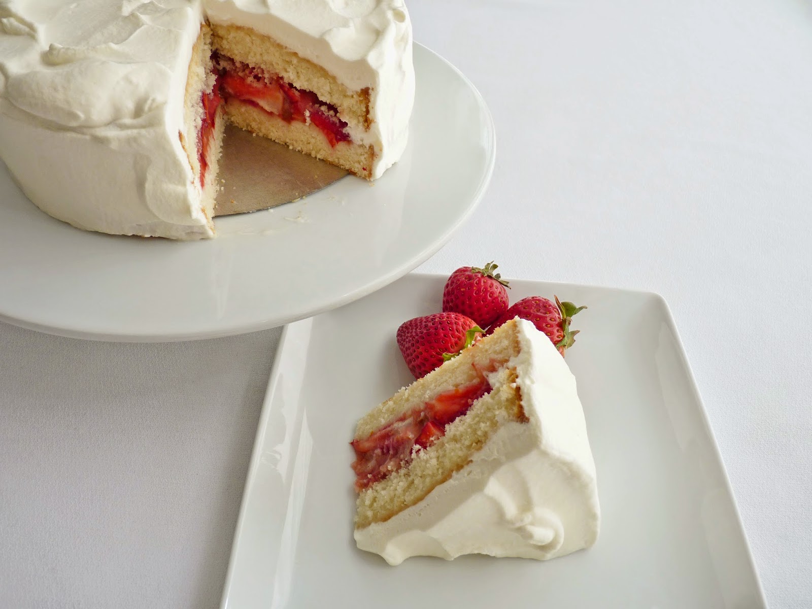 :pastry studio: Strawberry Rhubarb Cream Cake