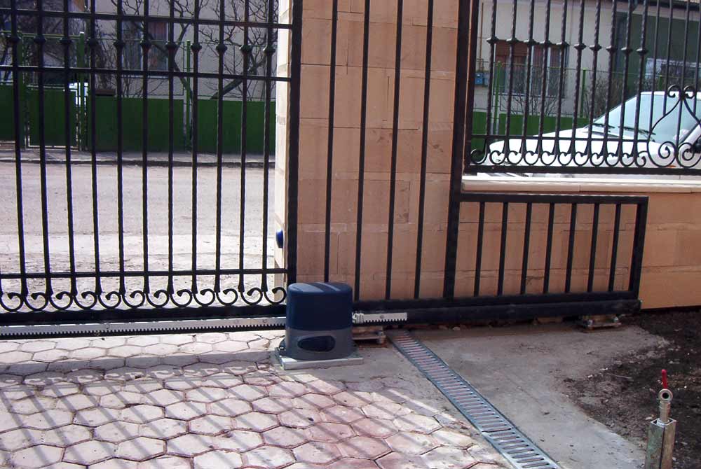 Sisteme de automatizari pentru porti si usi de garaj