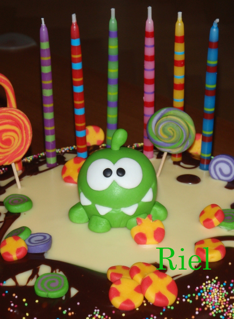 U sovičky: Torta Om Nom (Om Nom cake)