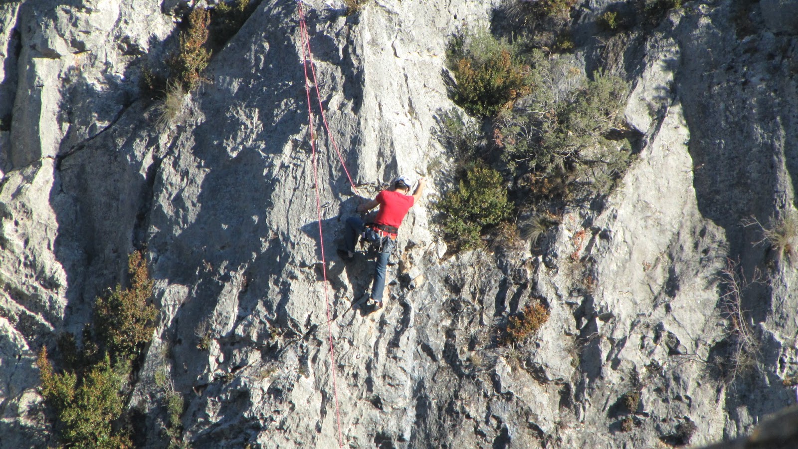 EL MÓN DE LA ESCALADA, FERRATA, LONGBOARD ... ...: ESCALADA A ALQUEZAR ...