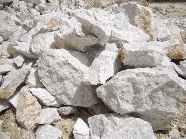 CALCÁRIO E CAULIM RAABE