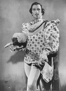 Cathode Ray Tube: PETER CUSHING - The Complete Memoirs / Book Review