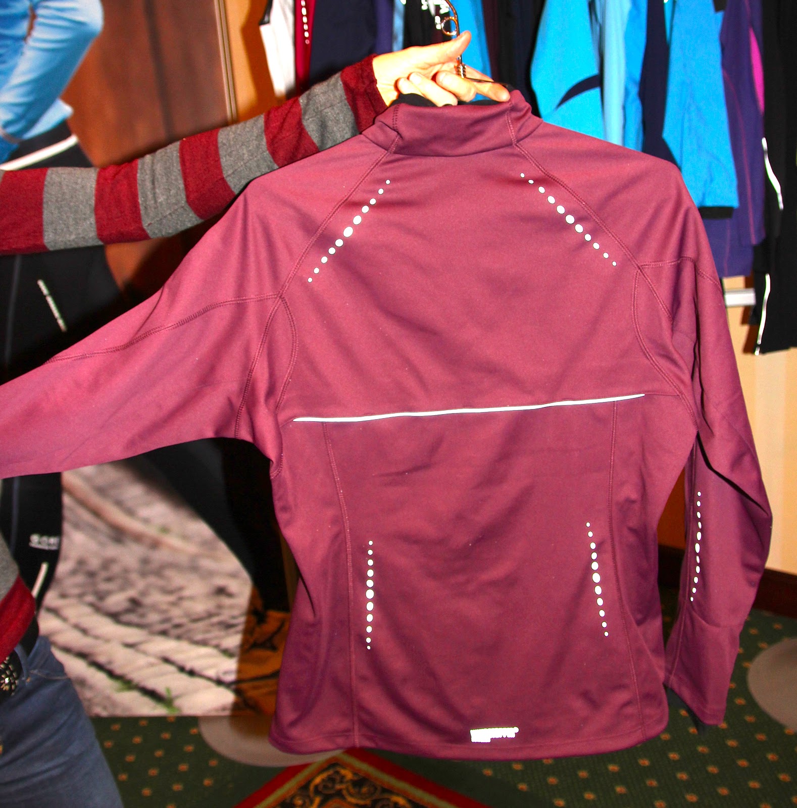 RUNNING ESSENTIALS: GORE RUNNING WEAR, ULTIMATE DIRECTIONS-Scott Jurek ...