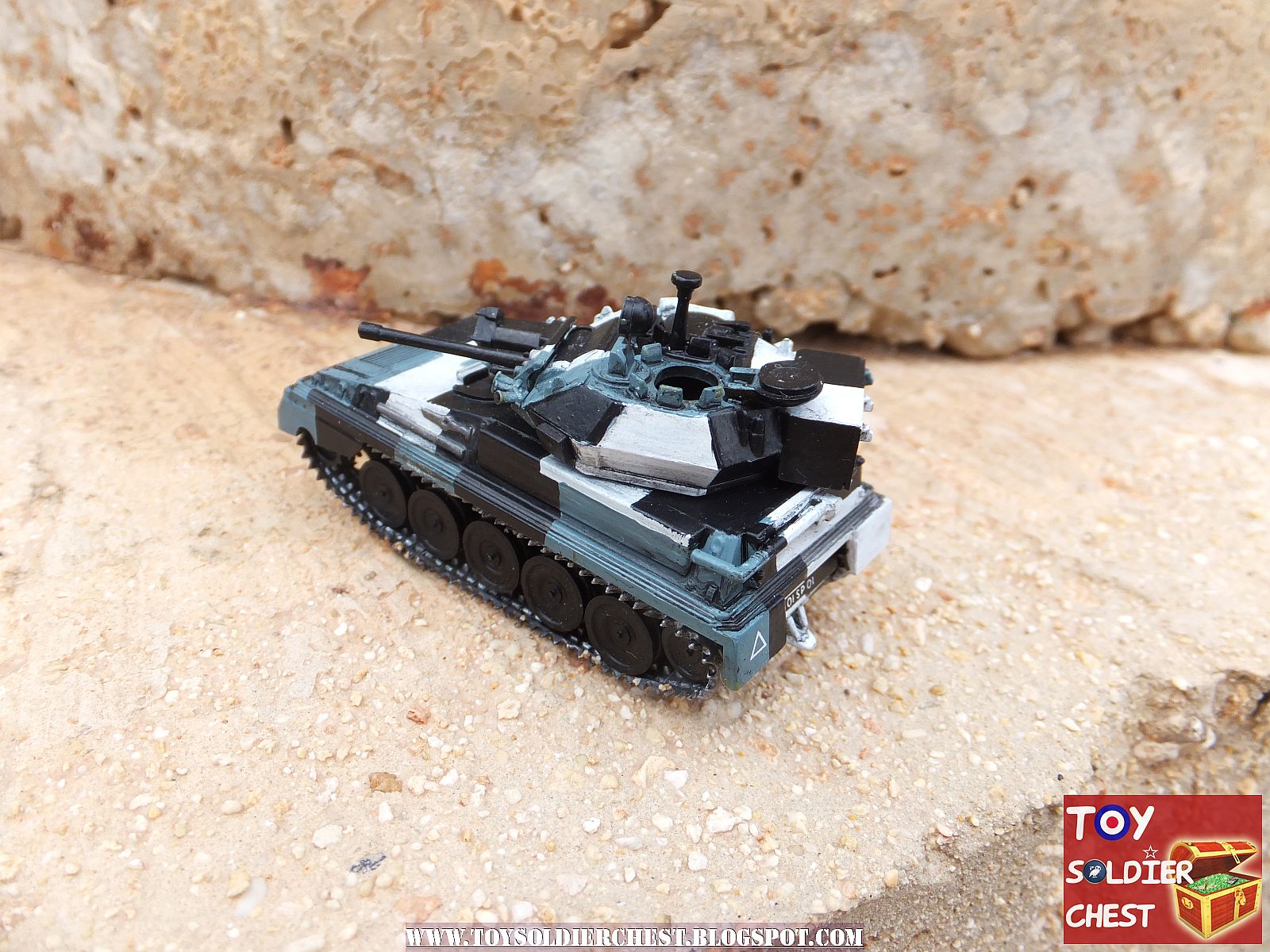 Toy Soldier Chest: Review; Airfix Scorpion / Scimitar Tank 1/76 Model ...