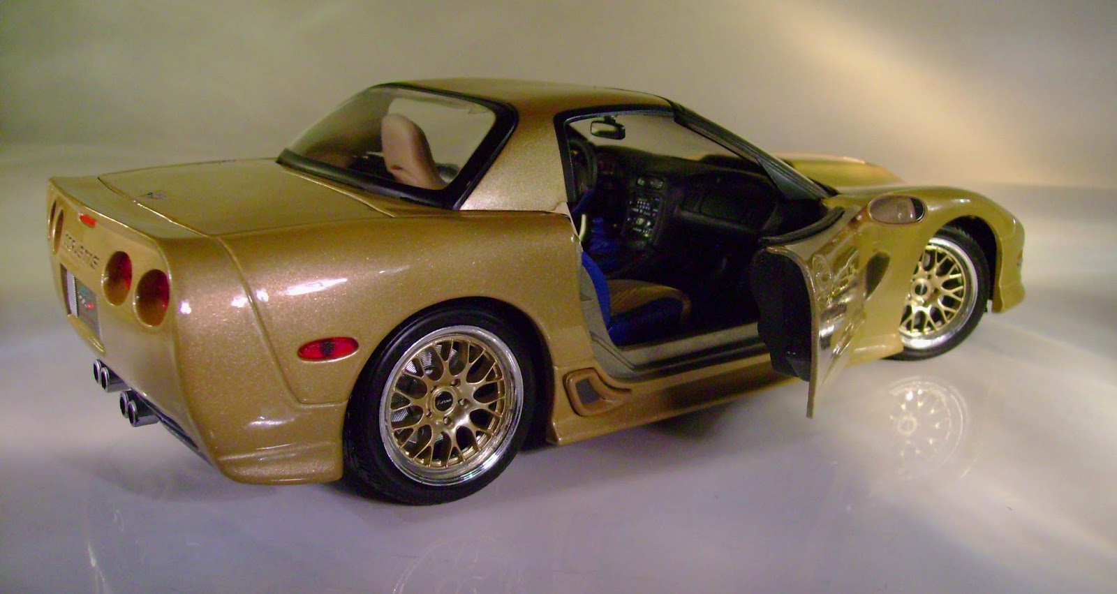 Auto GALERIA 1:18 Eddie: Chevrolet Corvette 2003 Guldstrand "Signature ...