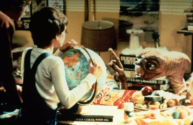 映画『E.T.』 撮影舞台裏の写真45枚をヴィンテージ写真サイトが特集紹介 - amass