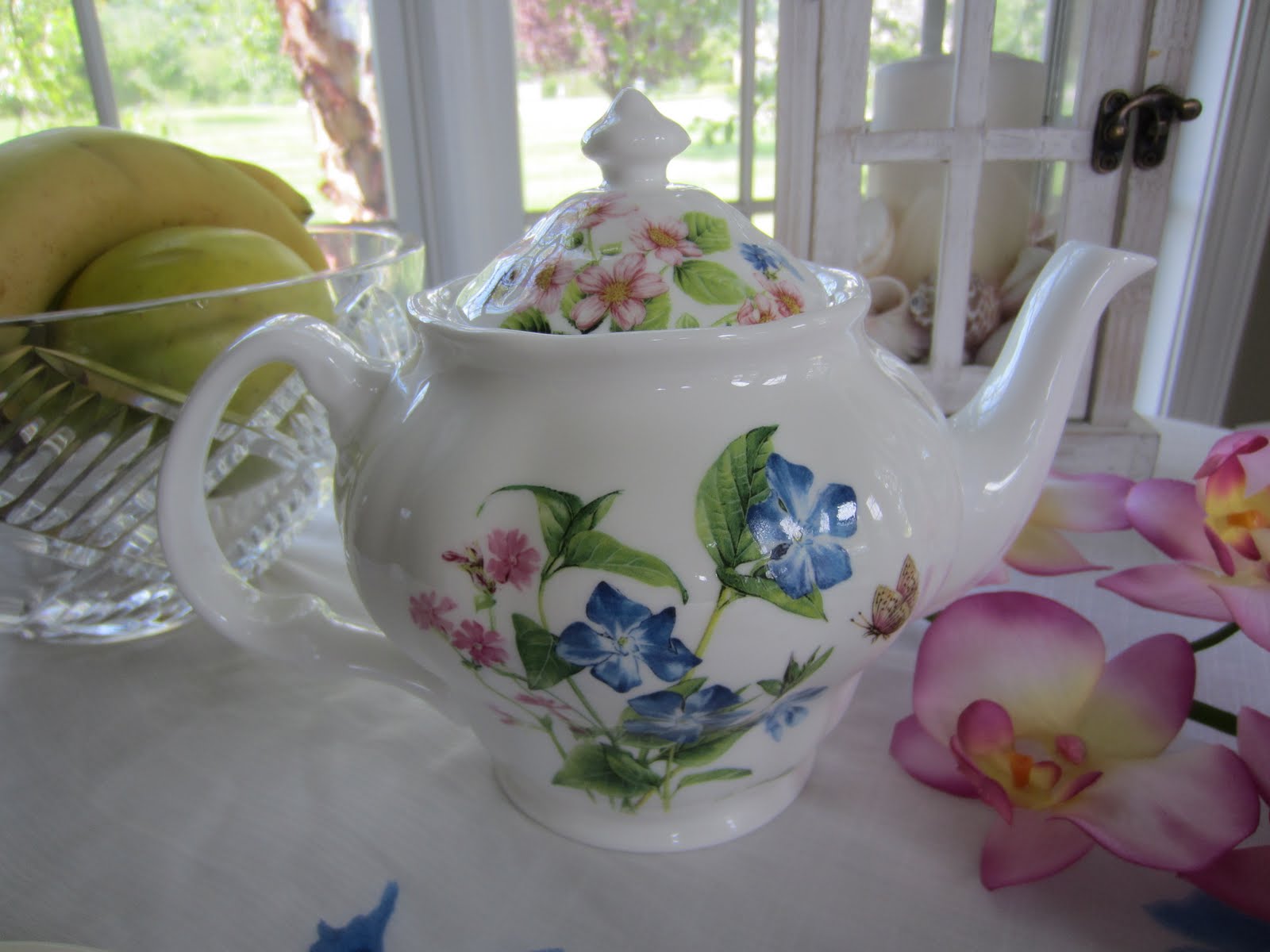 Cheerful Afternoon Tea Table - Calypso in the Country