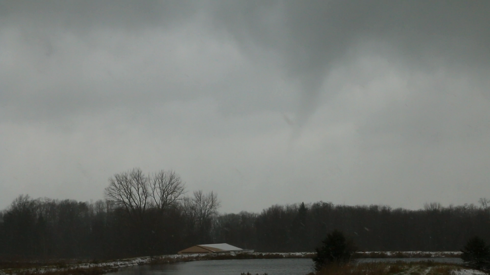2016 Chase Logs : Incredibly Rare Snowspout! Lake Effect Snow Event 12 ...