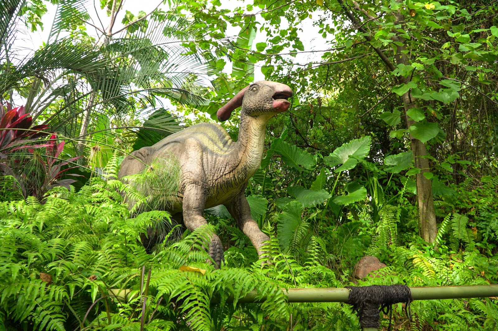 Seru-seruan di Taman Legenda Keong Emas