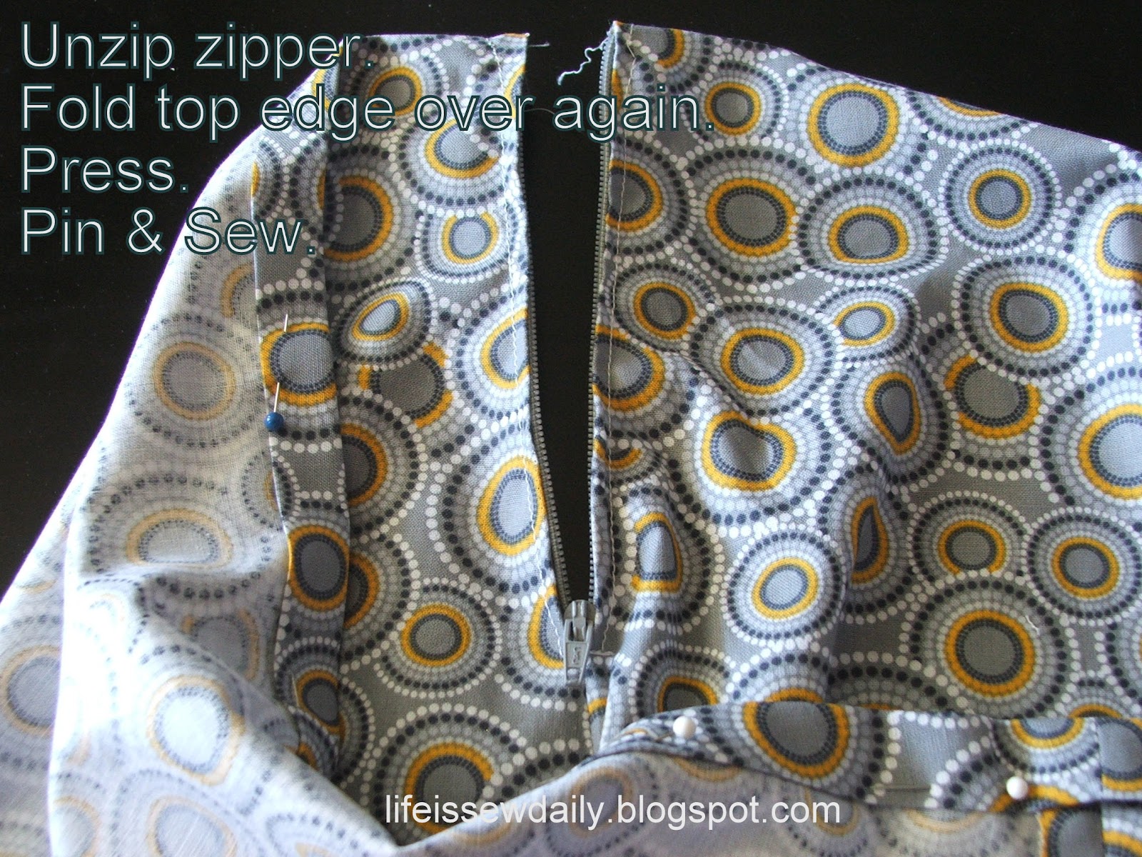 Life is {Sew} Daily: How to Install a Zipper {tutorial}