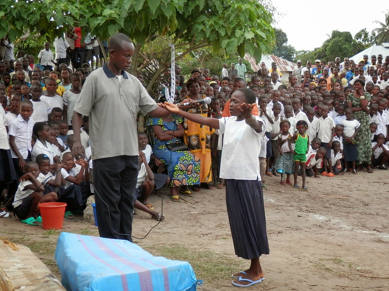 DIOCESE D'INONGO: La vérité de la main tendue