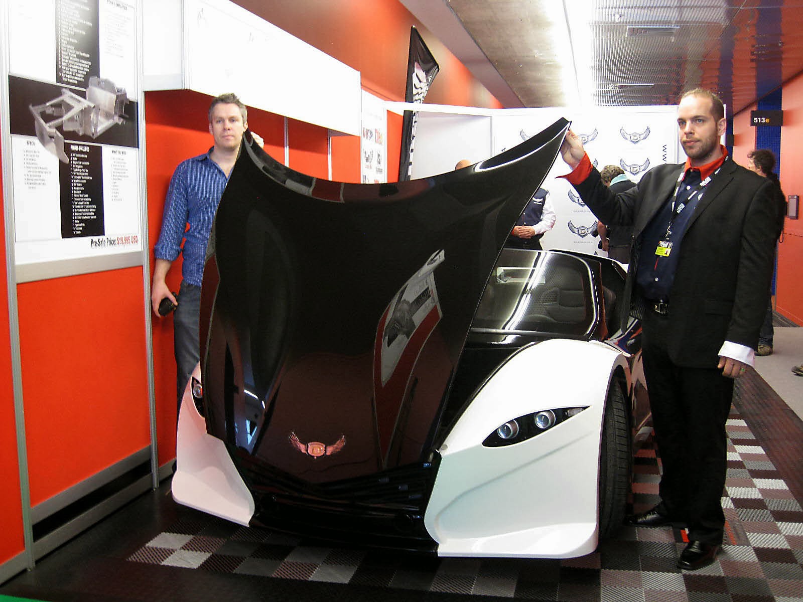 Now Event: Montreal Auto Show 2014: Tomahawk Premiere