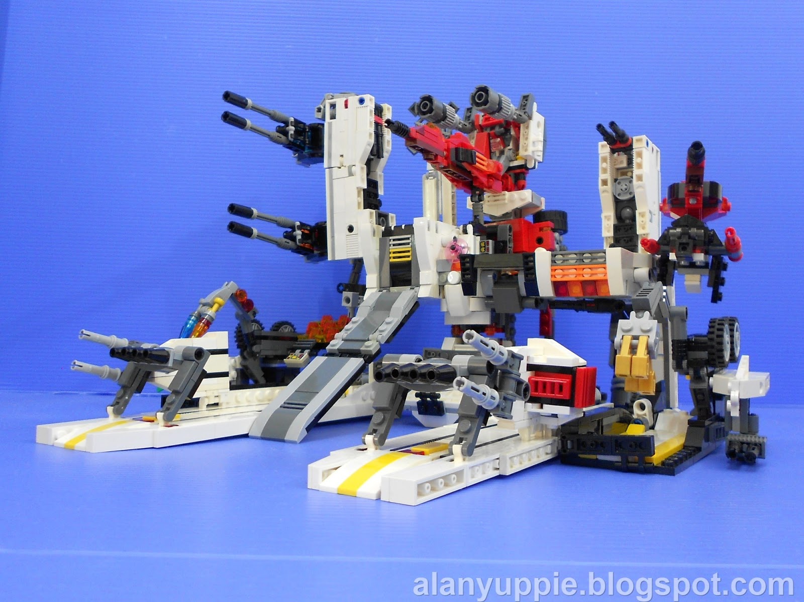 Alanyuppie's LEGO Transformers: LEGO Metroplex: Part 3 of 3: Base Mode
