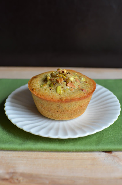 Playing with Flour: Pistachio financiers