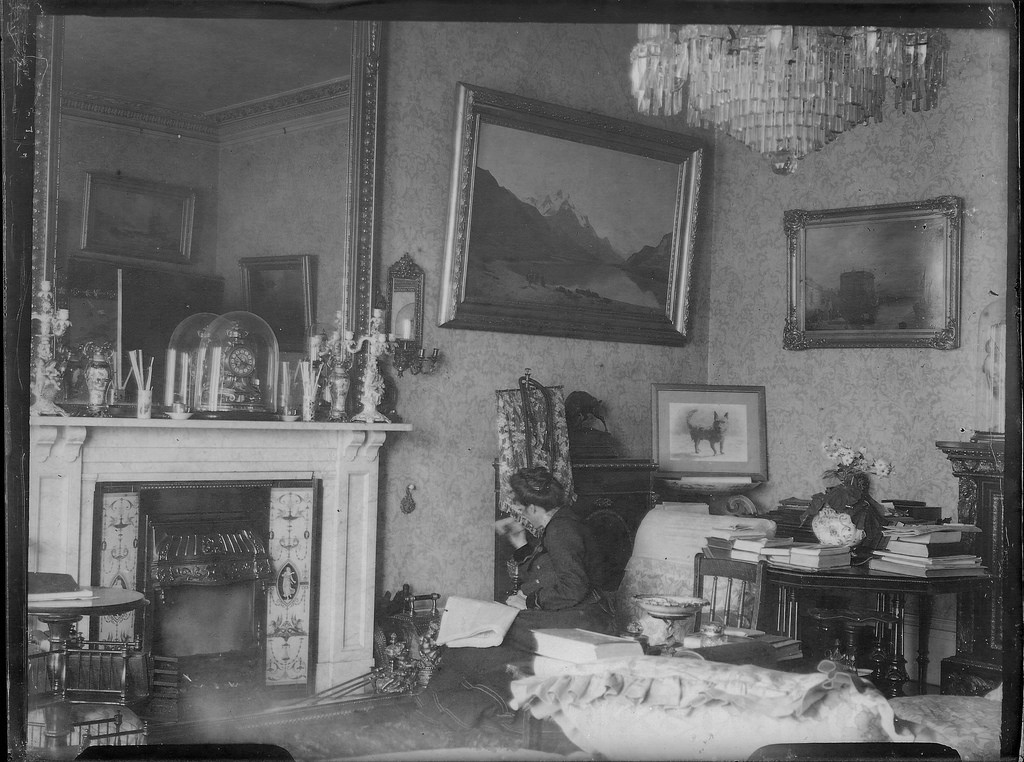 Victorian-Edwardian Living Room: 36 Interesting Vintage Pictures Show ...