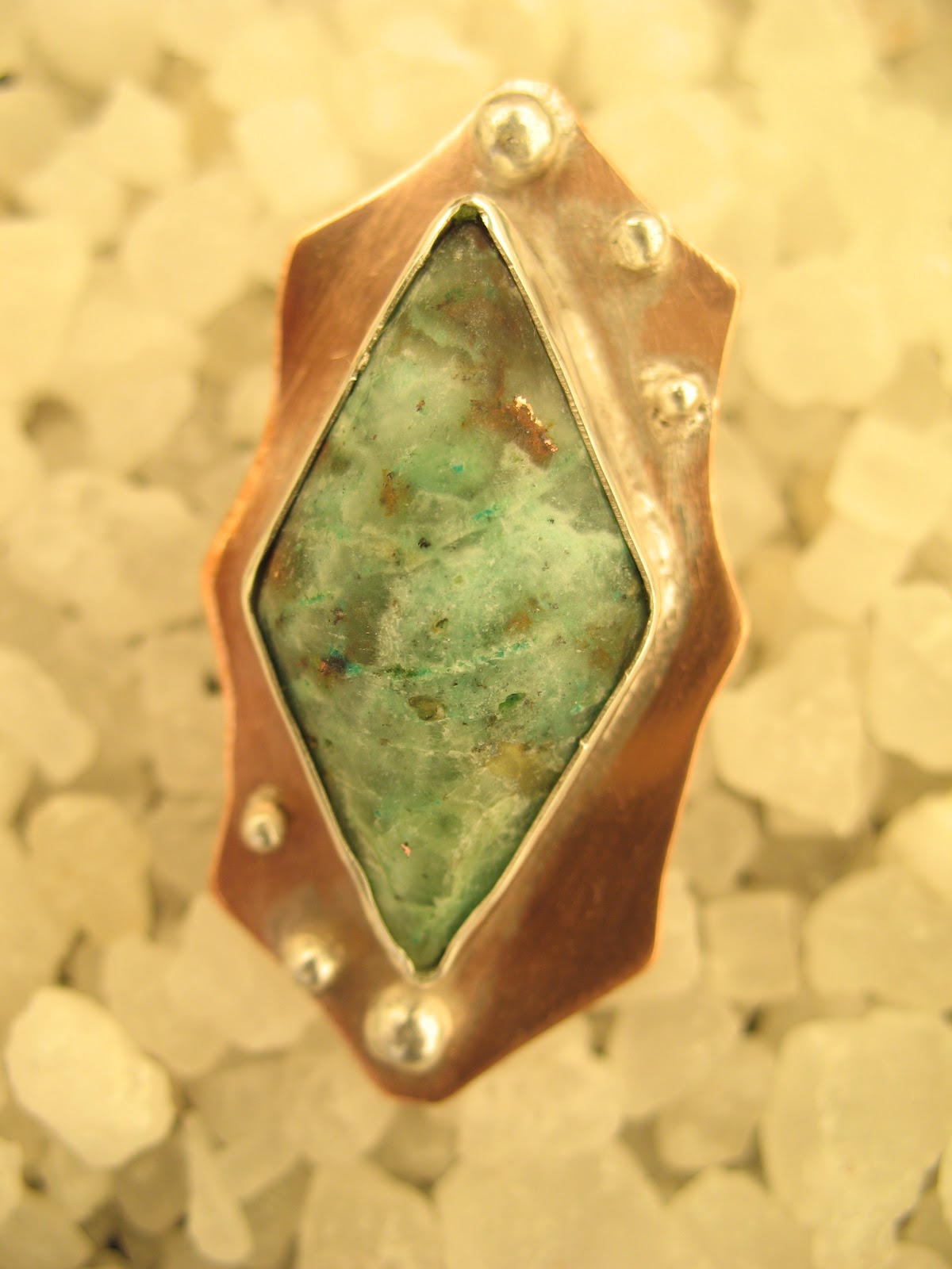 Anillo de cobre, plata y crisoprasa | ECO