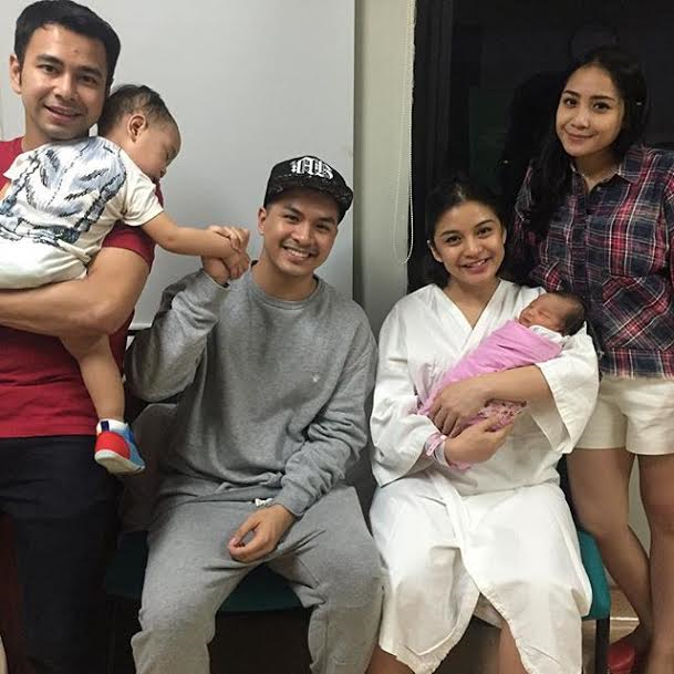 Photos: Husband and wife document the birth of their first child on ...