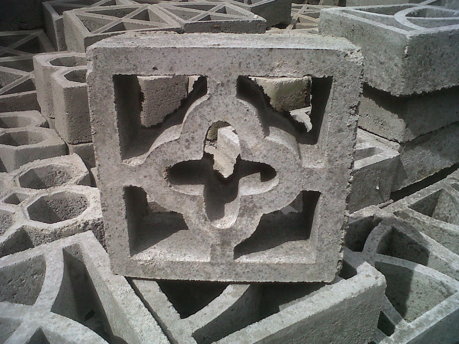 Macam -macam Lubang Angin / Ventilasi Beton / Semen ~ PD. Teguh Karya