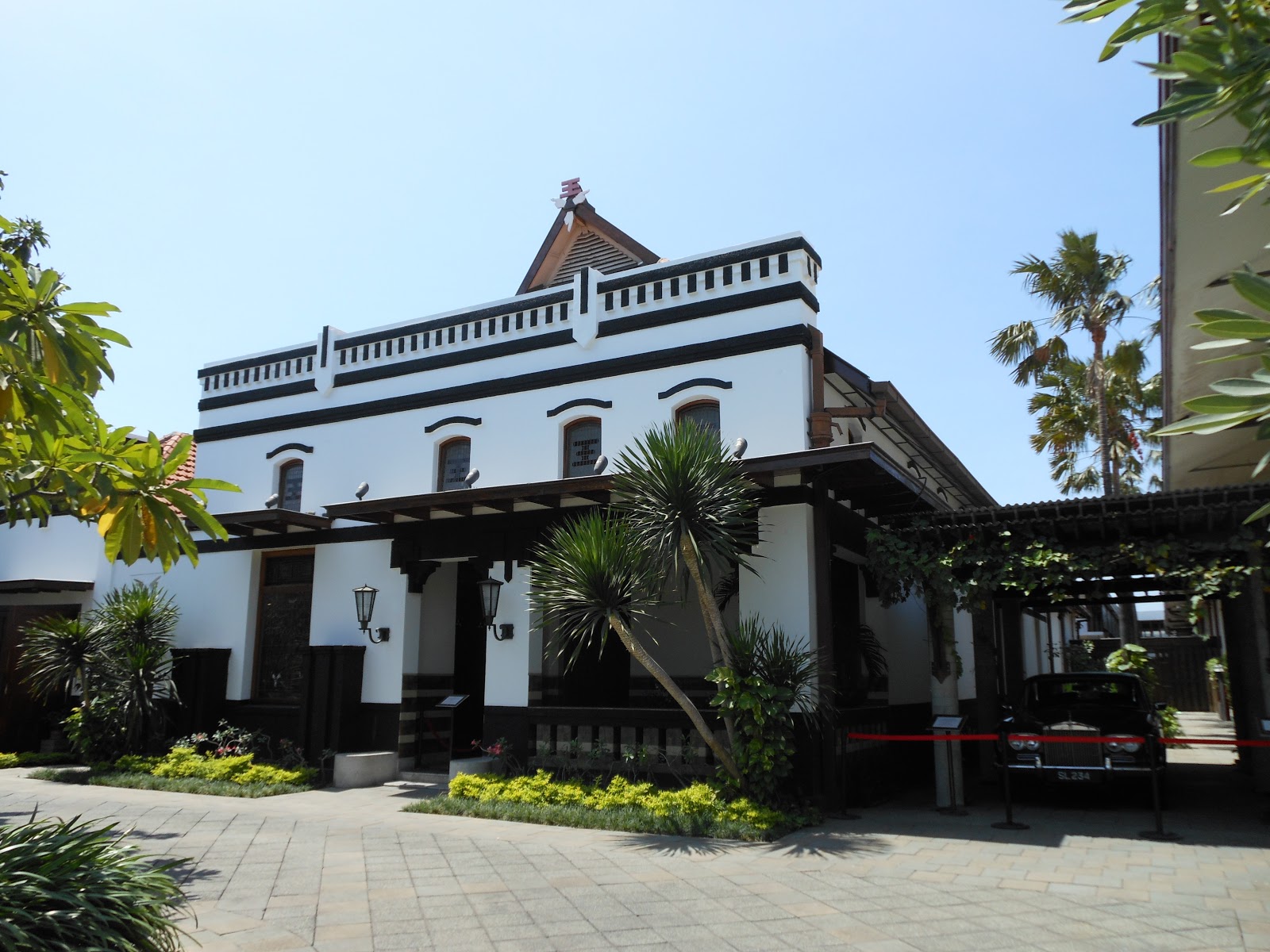 Miss Harvey in Indonesia: School and Surabaya