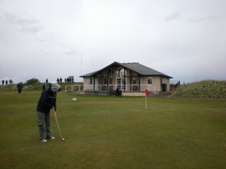 The Ham and Egger Files: The Himalayas Putting Course at St Andrews ...