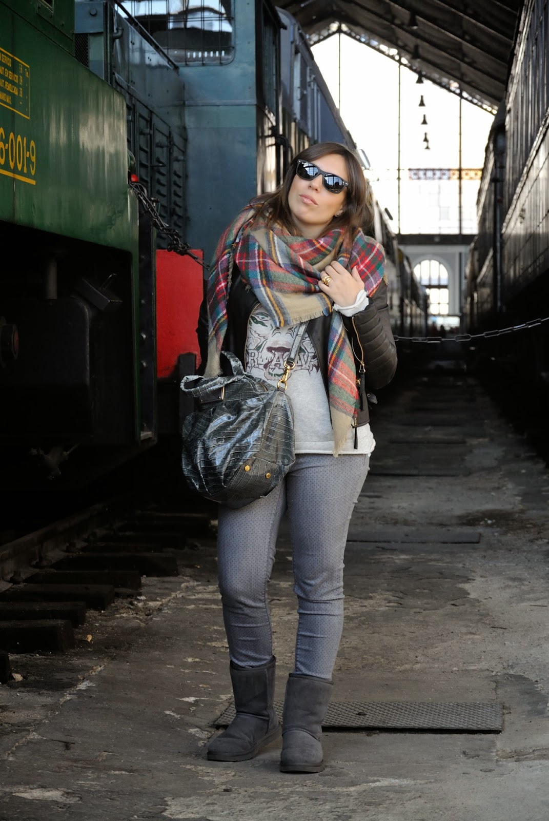 COMFY LOOK FOR A SUNDAY PLAN.-