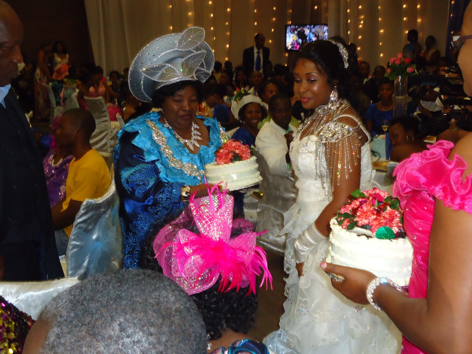 Mpenda: MATUKIO MBALIMBALI YA HARUSI YA MR $ MRS MUTTA RWAKATARE