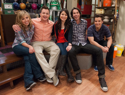 NickALive!: Nickelodeon UK To Premiere New "iCarly" Episode "iBust a ...