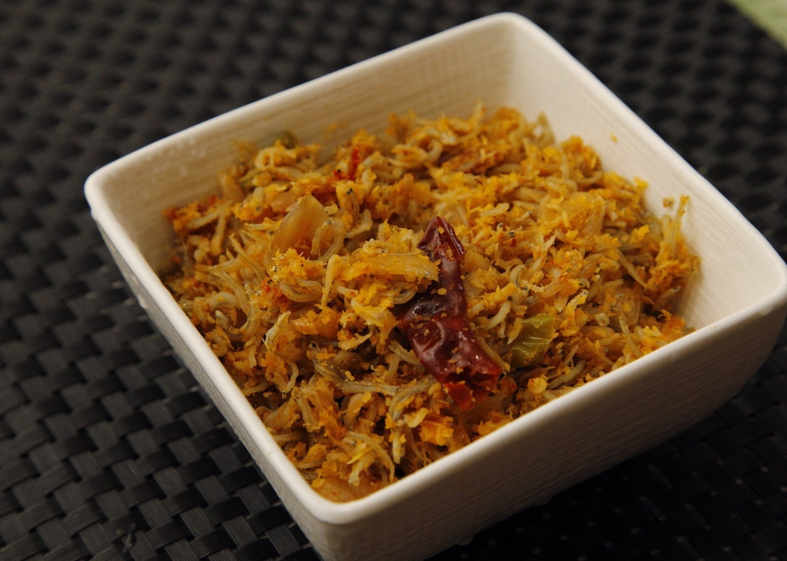 Try me from Recipe Basket.......: Steamed fish chutney