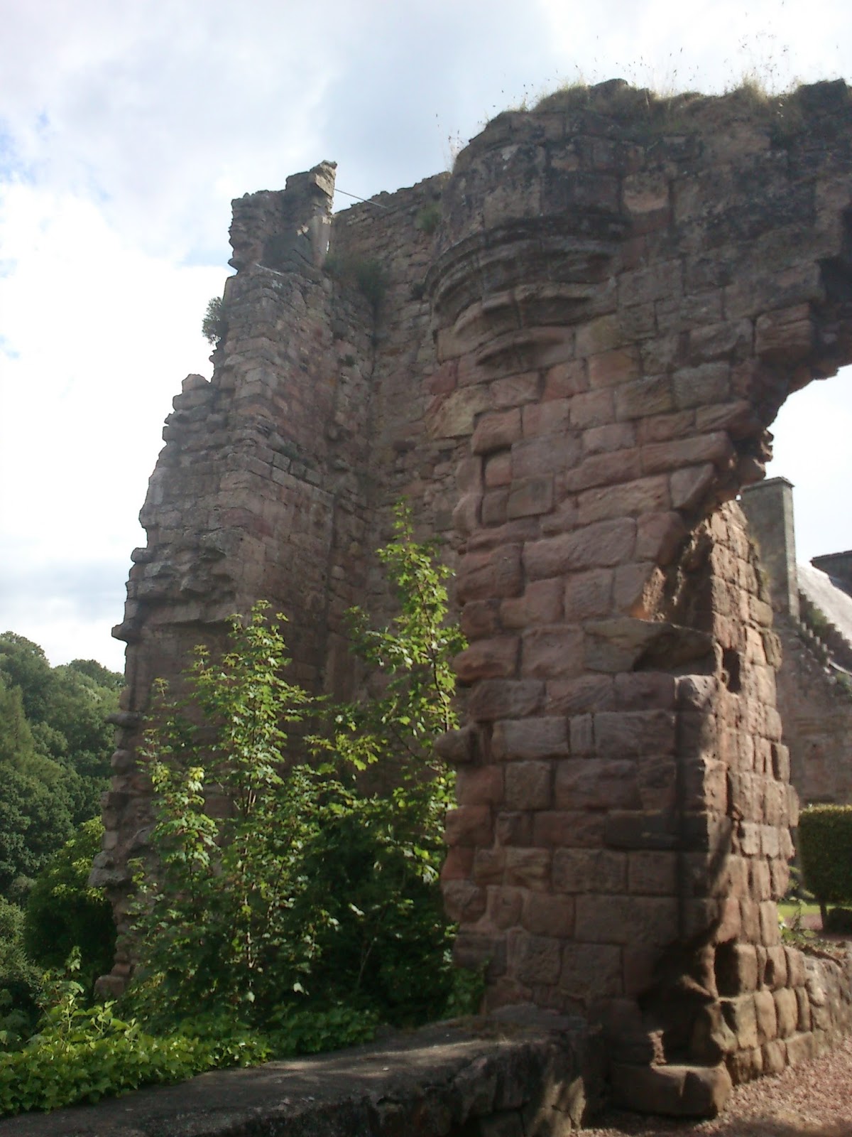 Traveling with Agata: Roslin Castle and the surroundings
