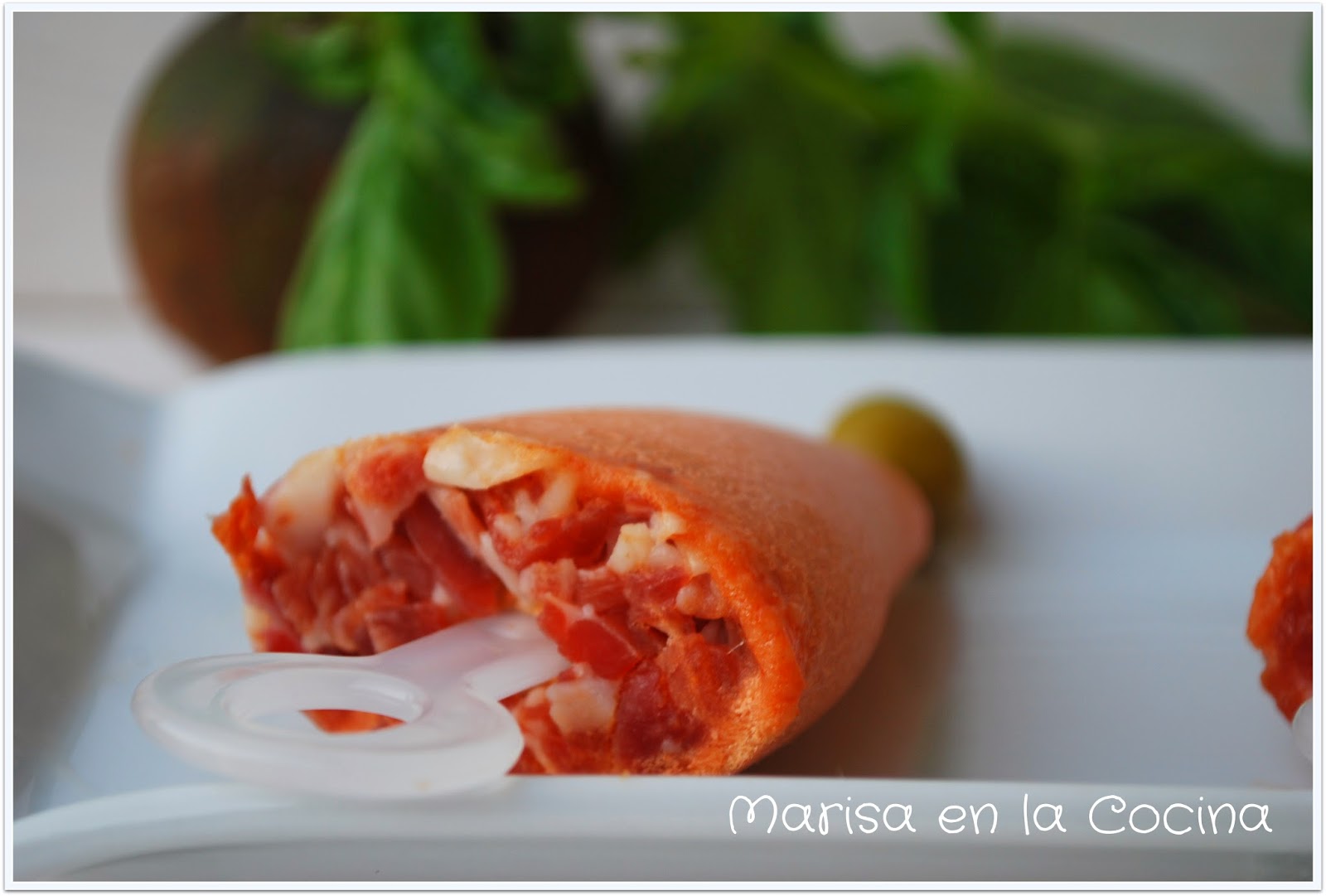 Polo Helado de Salmorejo con su Picadito de Jamón