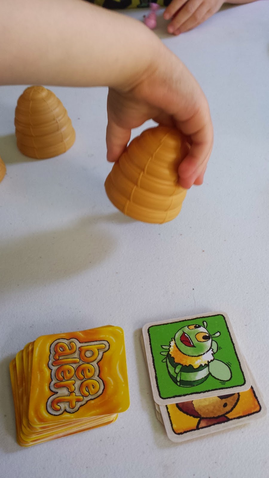 Munchkin and Bean: Game of the Month: Bee Alert