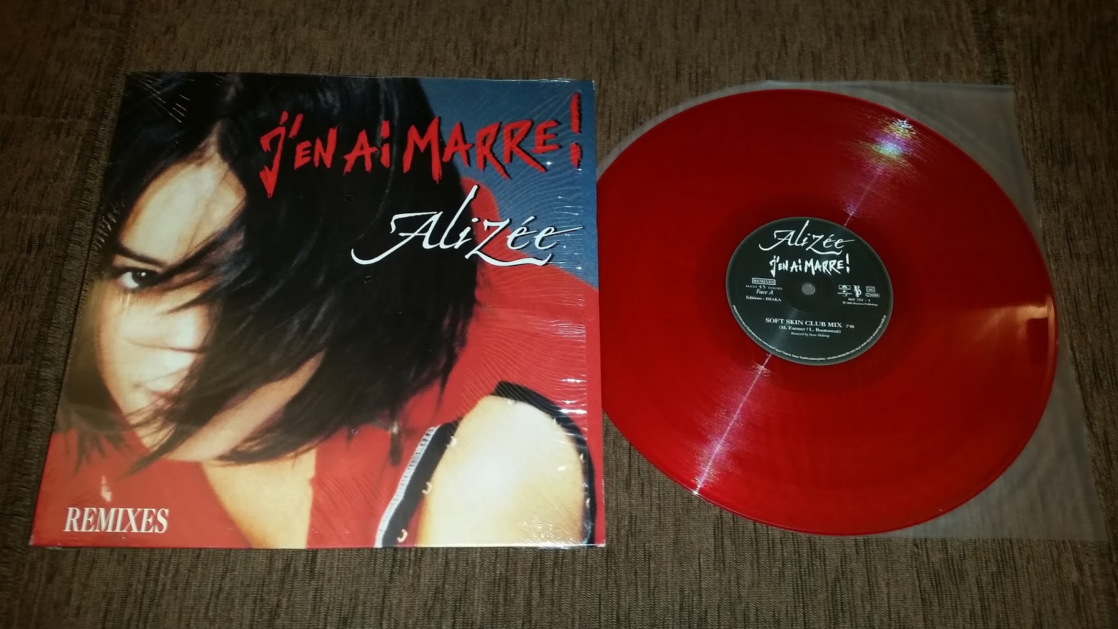 MUSICAL MANIAK: VINYL GALLERY (SINGLES)