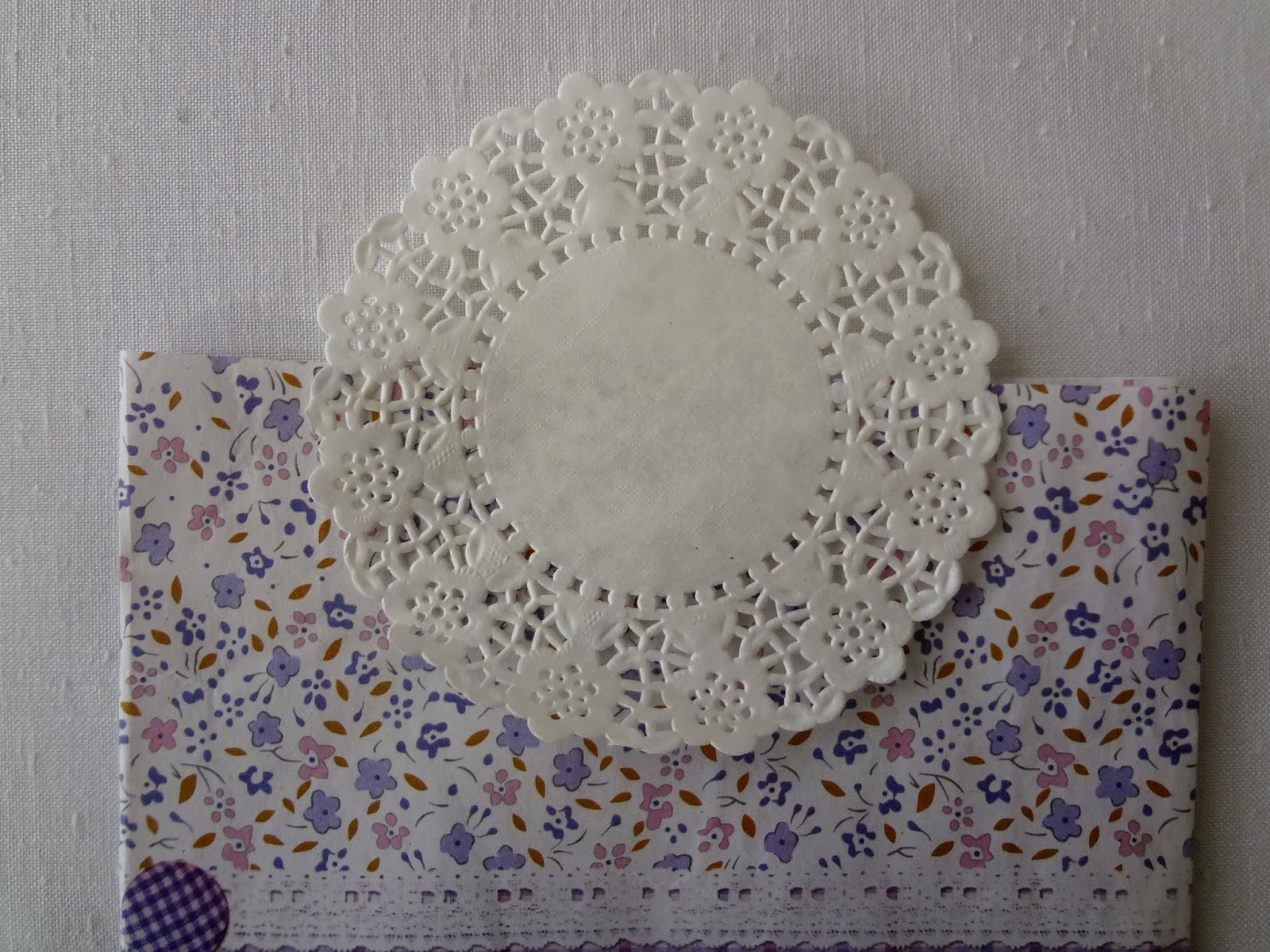 Little Treasures: DIY Paper Gift Bags - tutorial