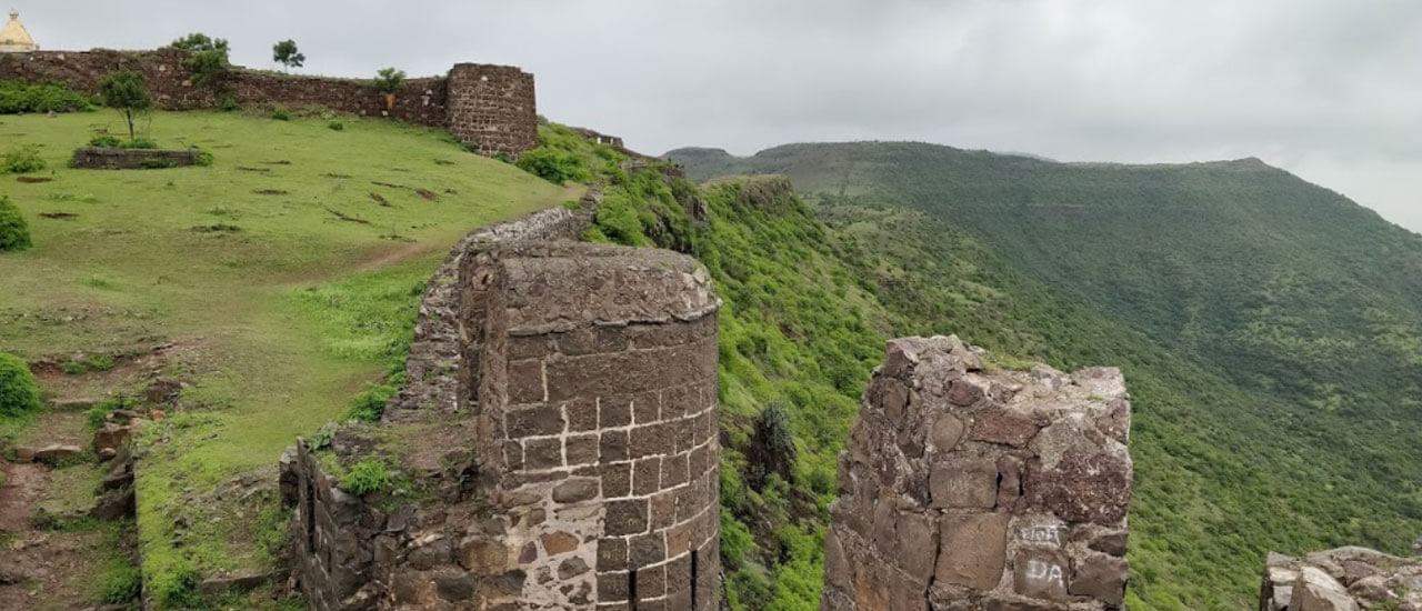 मल्हारगड किल्ला