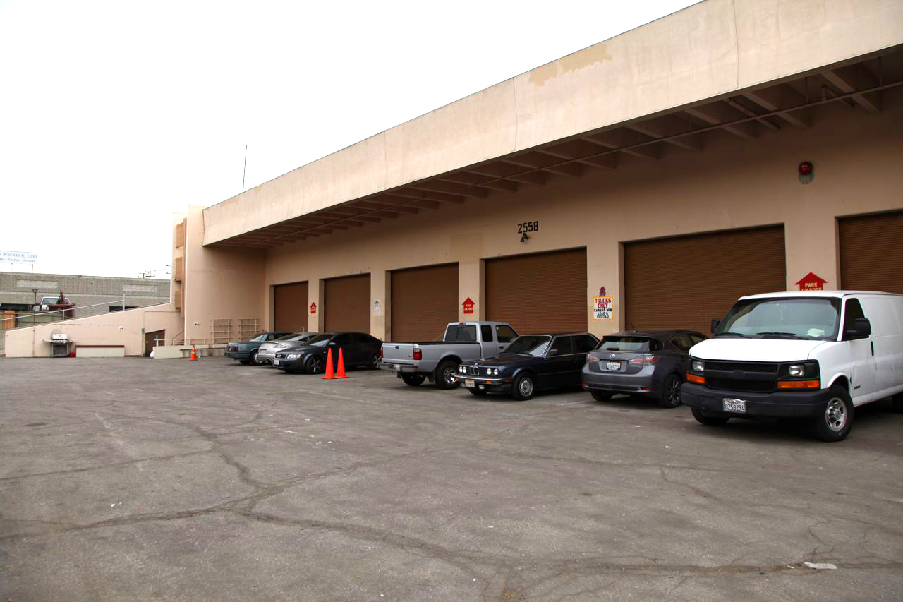 KEYSTONE ART SPACE: KEYSTONE warehouse available for filming