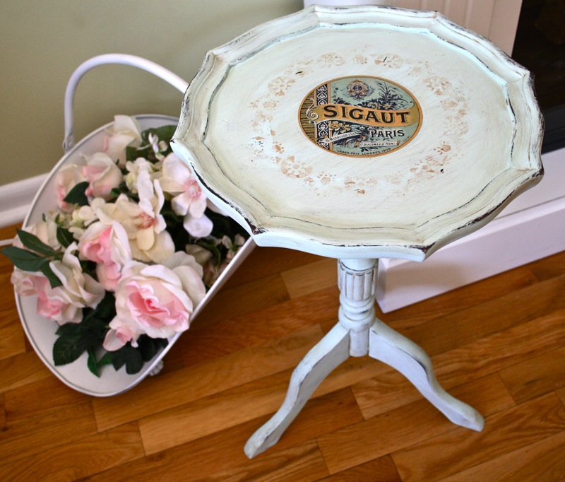 The Polka Dot Closet: Water Slide Decal Table