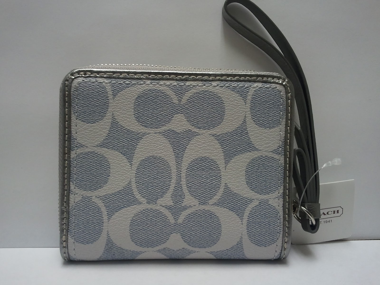LadiesFanatic: COACH Heritage Zip Around Wallet Silver/Denim
