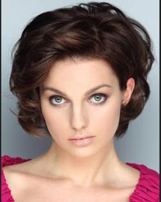 Model Rambut Pendek Ikal Untuk Wajah Bulat