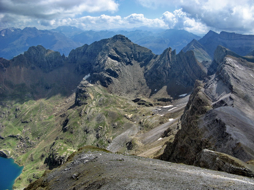 Todo se andará...: Peña Collarada (2883 m) desde Villanúa, por la ...