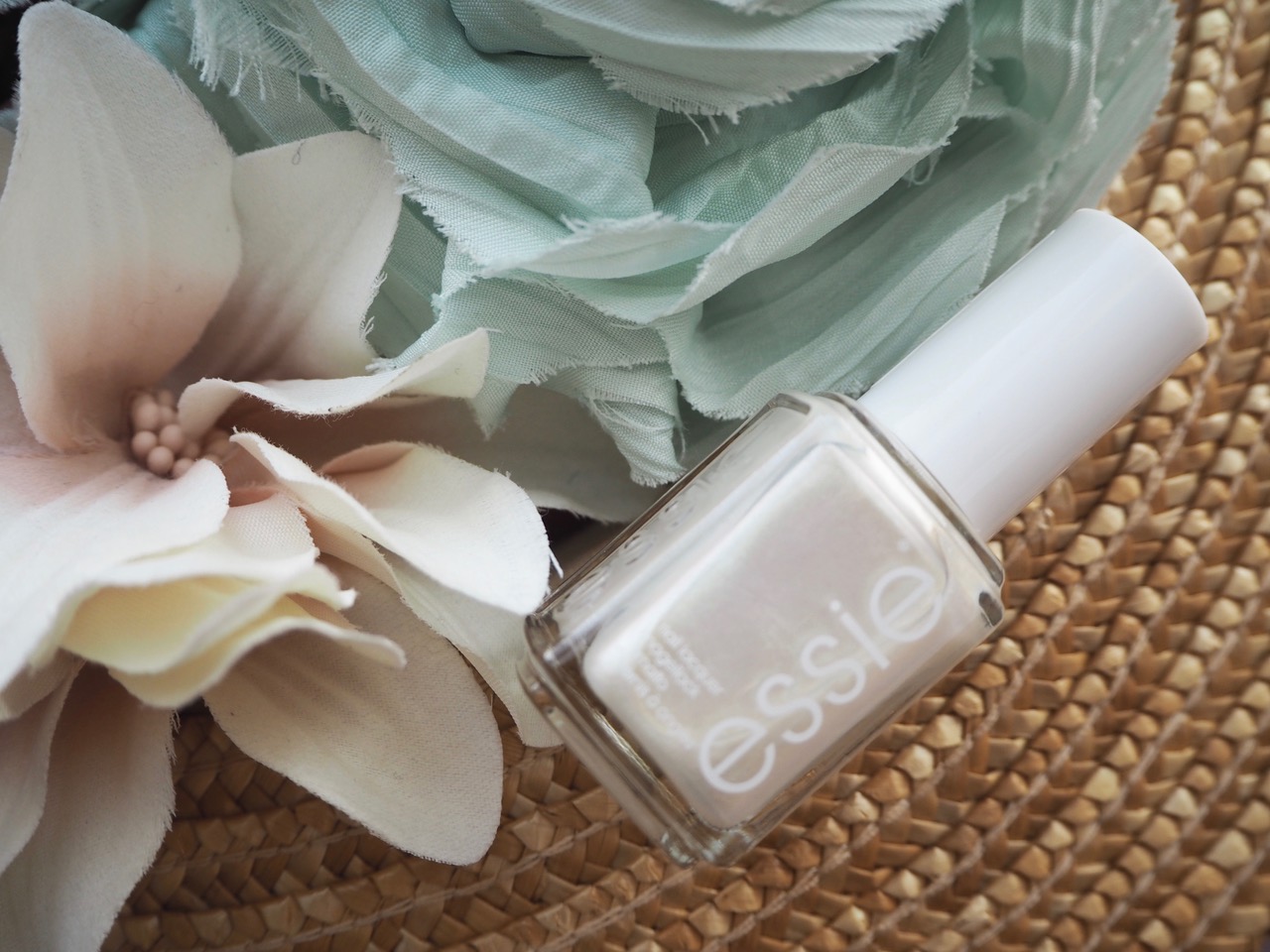 MAITUINS: MAINAILS ESSIE SUMMER18