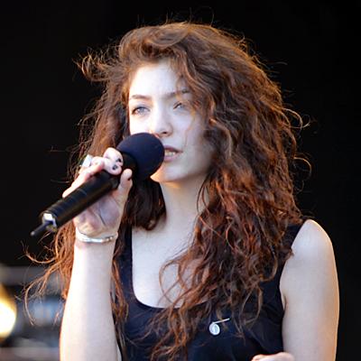 NOTICIAS Y EFEMERIDES MUSICALES Y DEL CINE: HACE 9 AÑOS, LORDE ...